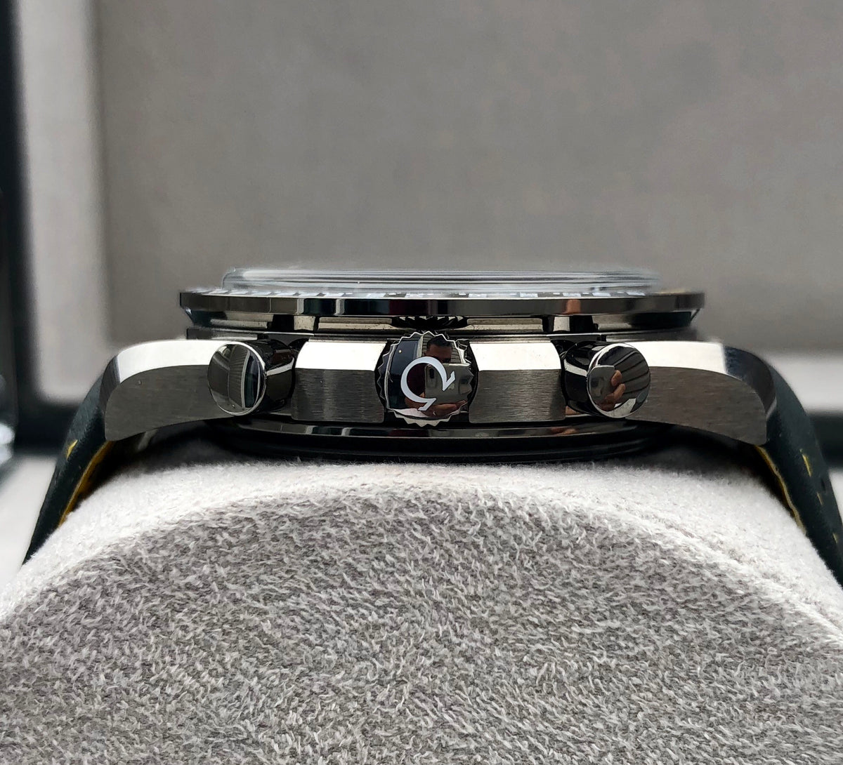 Omega Speedmaster Grey Side of the Moon Porsche Club of America– Knight ...